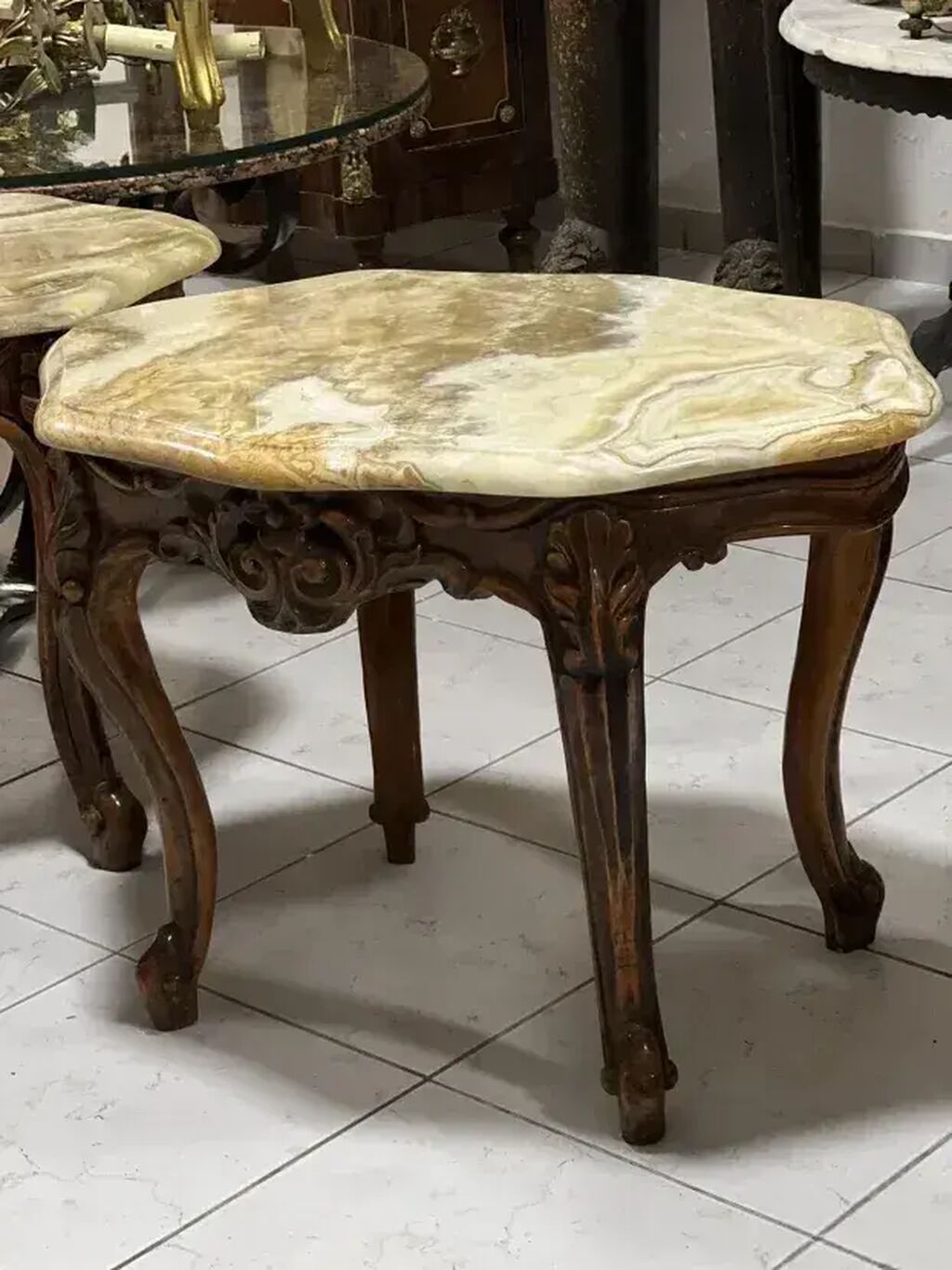 Stilski stolić (2 komada) drvo / onix br.1    Dobro stanje Dimenzije