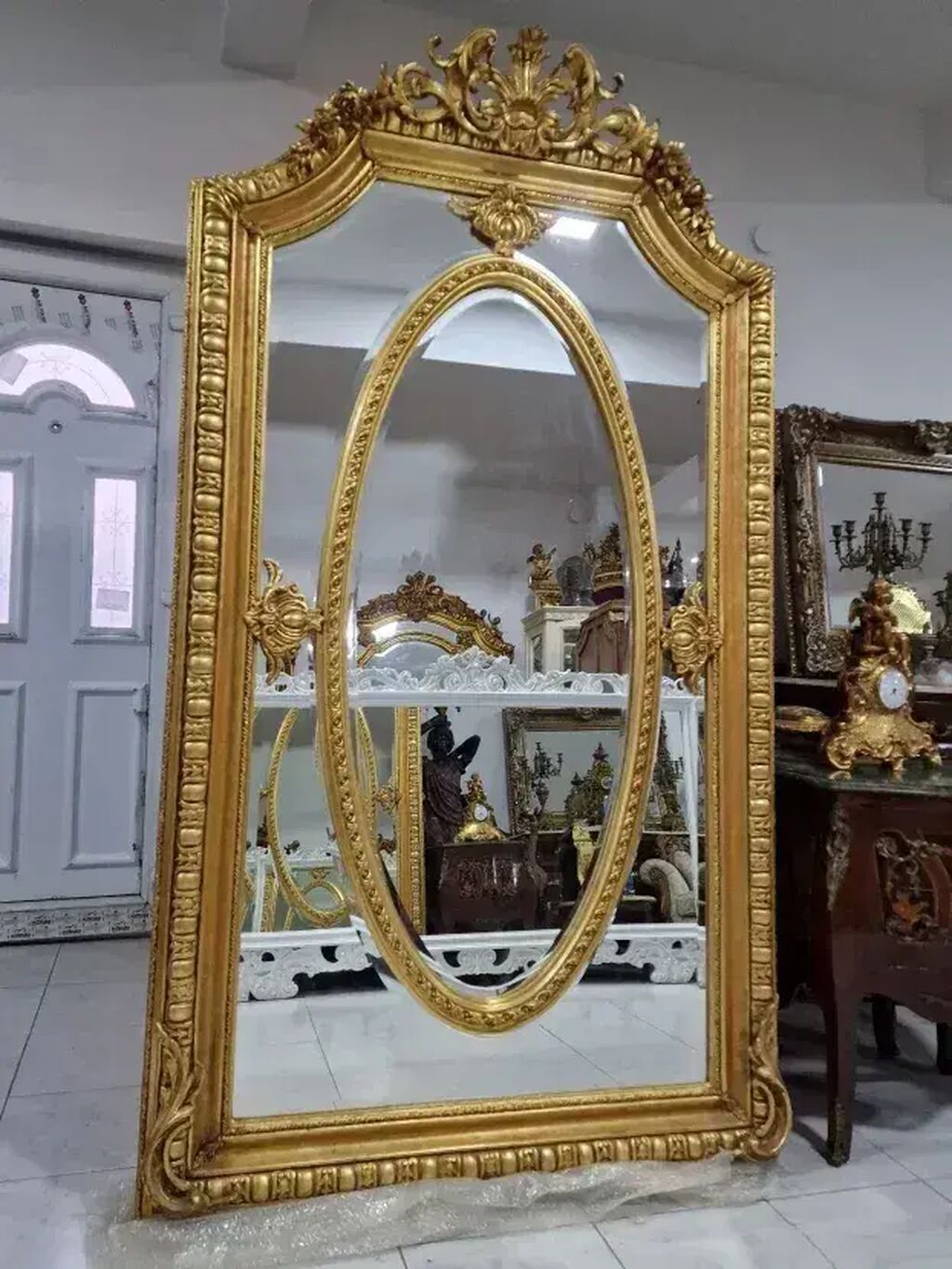 Stilsko ogledalo 205 x 116 cm    Odlično stanje    Lično preuzimanje