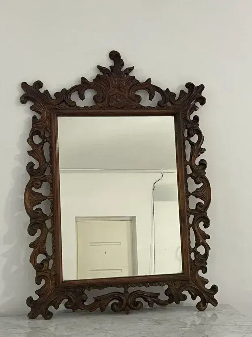 Stilsko ogledalo 135 x 98 cm   ✨ Dobro stanje.    Dimenzije: 135 x 98