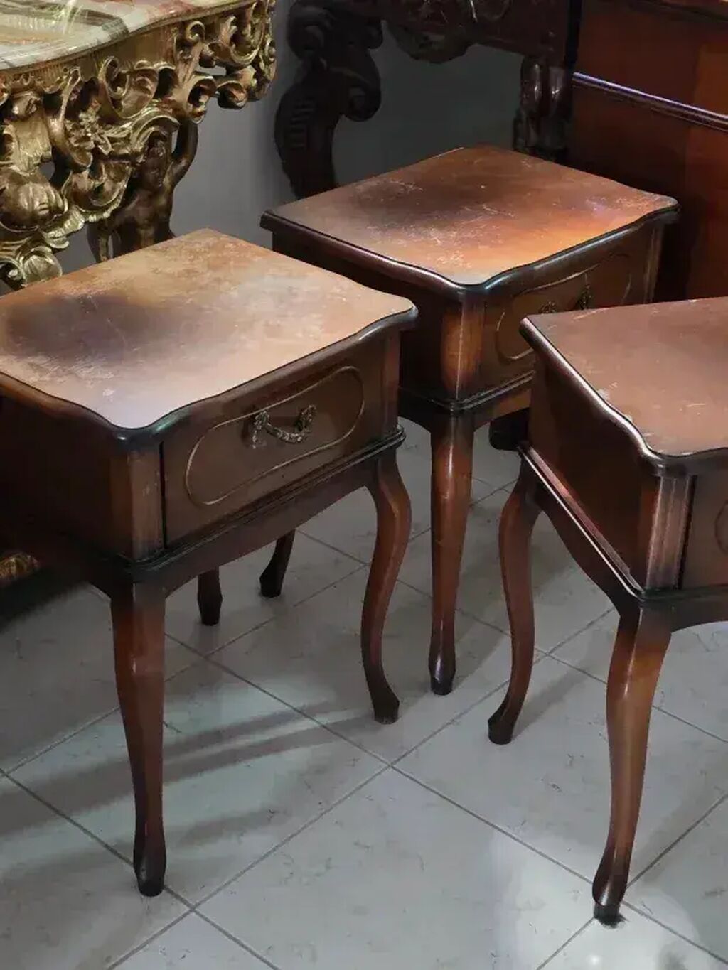 Stilske komodice / noćni ormarići (2 komada)   ✨ Znakovi korišćenja