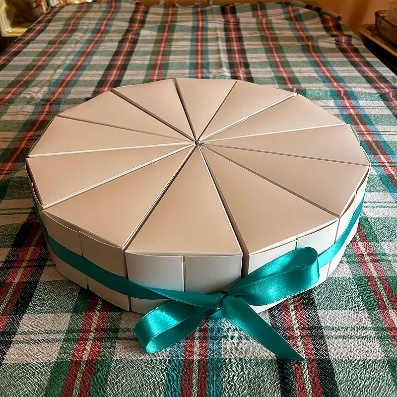 Bela kartonska torta (1, 2 ili 3 sprata) – Kutijice u obliku torte