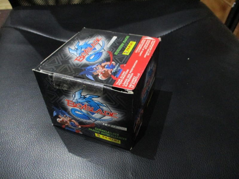 Puna kutija Beyblade Let it trip Panini