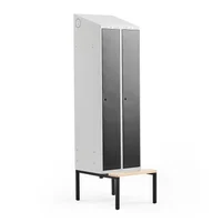 Garderobni ormar "CLASSIC" sa kosim krovom
Sa klupom, 2 sekcije, 2 vrata, 2290x600x550mm, crna vrata