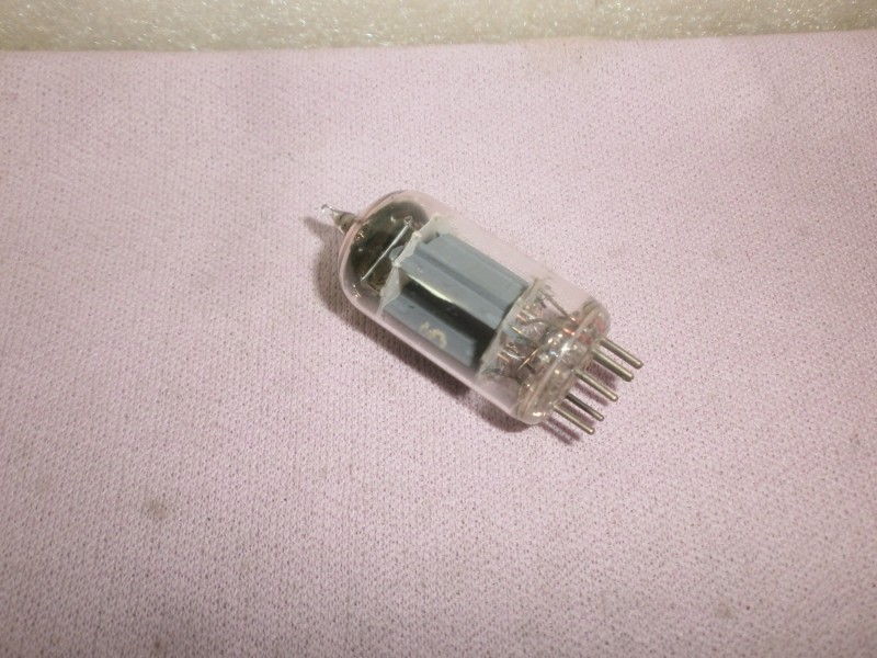 El.cev-12AX7 (ECC83) Rca -long plate -D-getter (V-46)