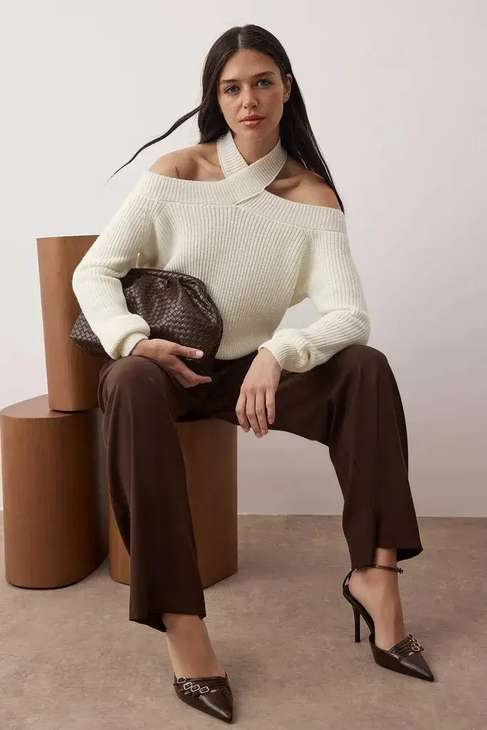 Trendyol Milla ženski duks Bone Collar Detailed Crop/Short Knitwear Sweater Twoaw26Kz00105