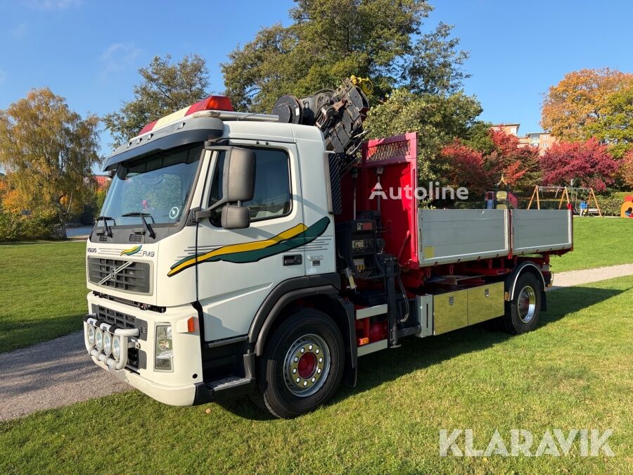 Prodaje se Volvo FM9 kamion s ravnom platformom na aukciji