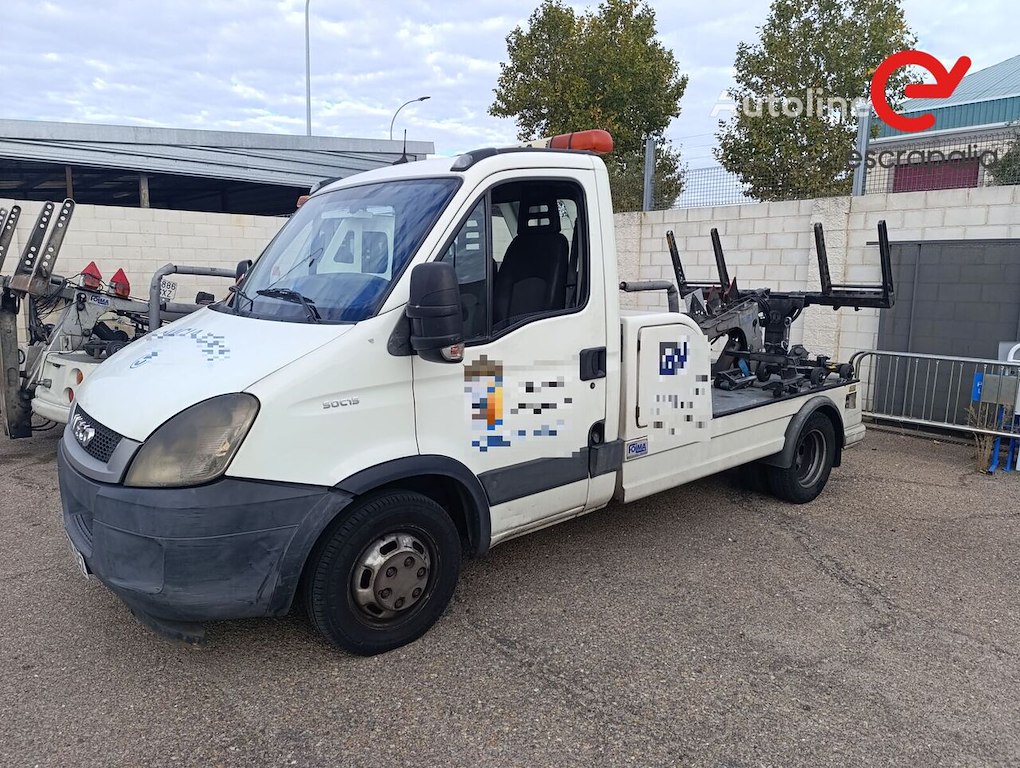Prodaje se IVECO 50C15 šlep auto na aukciji