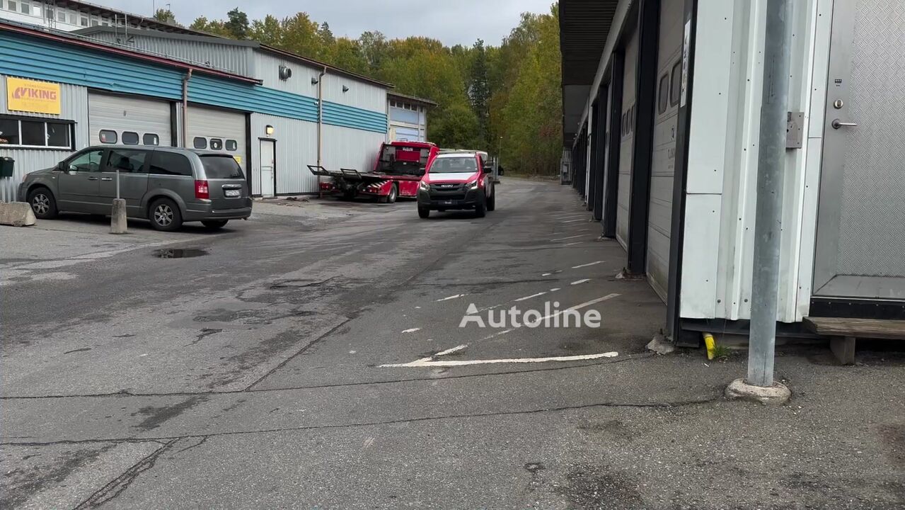 Prodaje se Isuzu šlep auto na aukciji