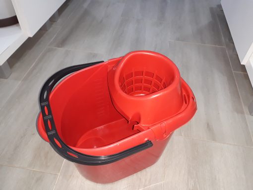 Plasticna kanta za briska planet