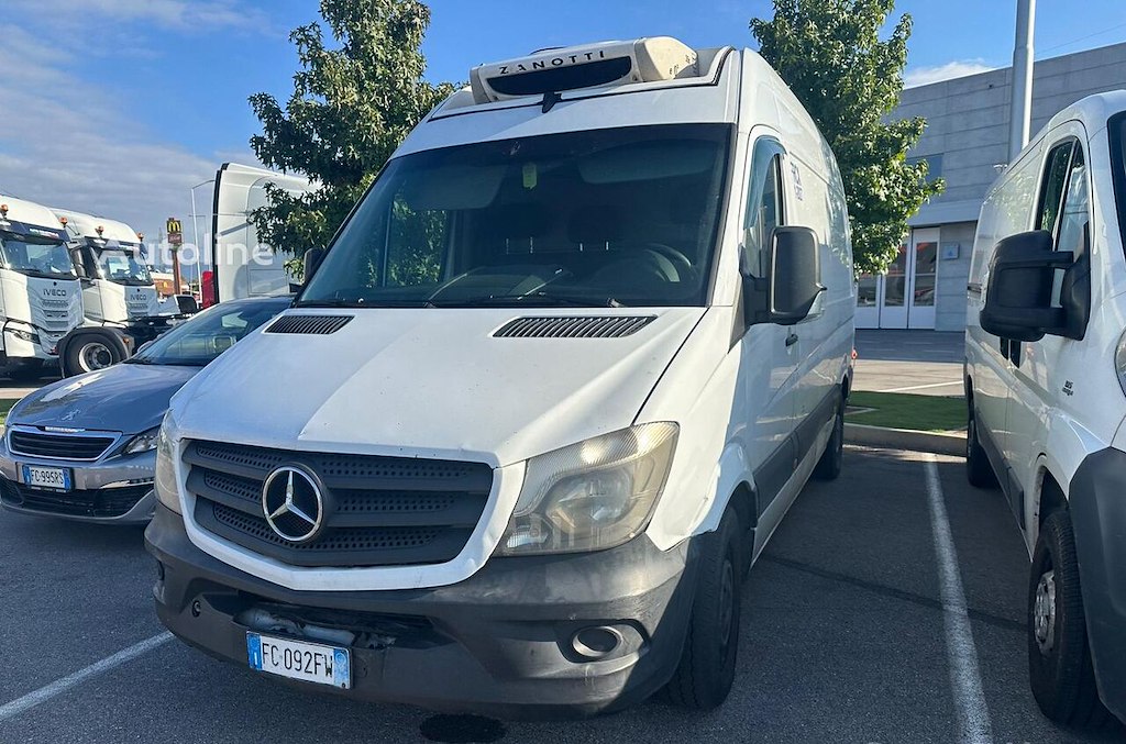 Mercedes-Benz minibus hladnjača