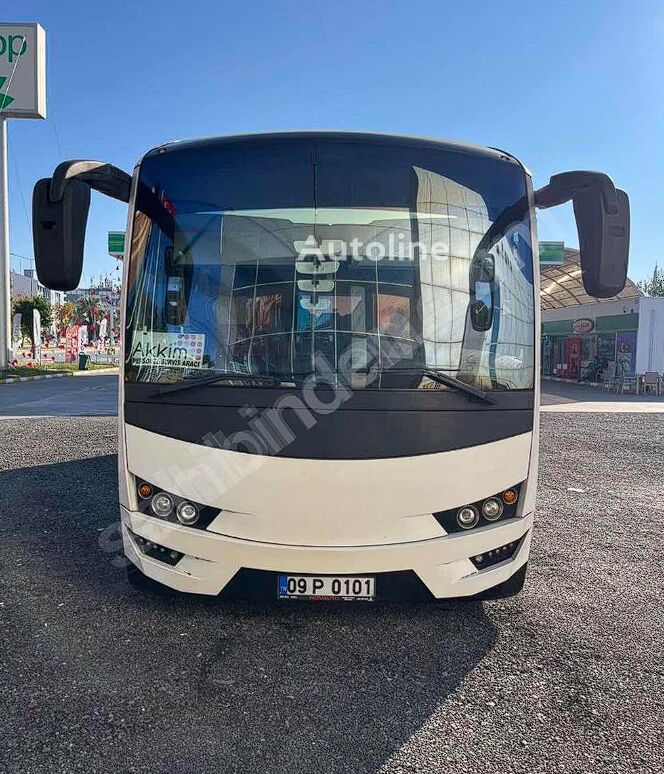 Isuzu Visigo turistički autobus