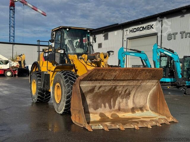 Utovarivač
Caterpillar 966M