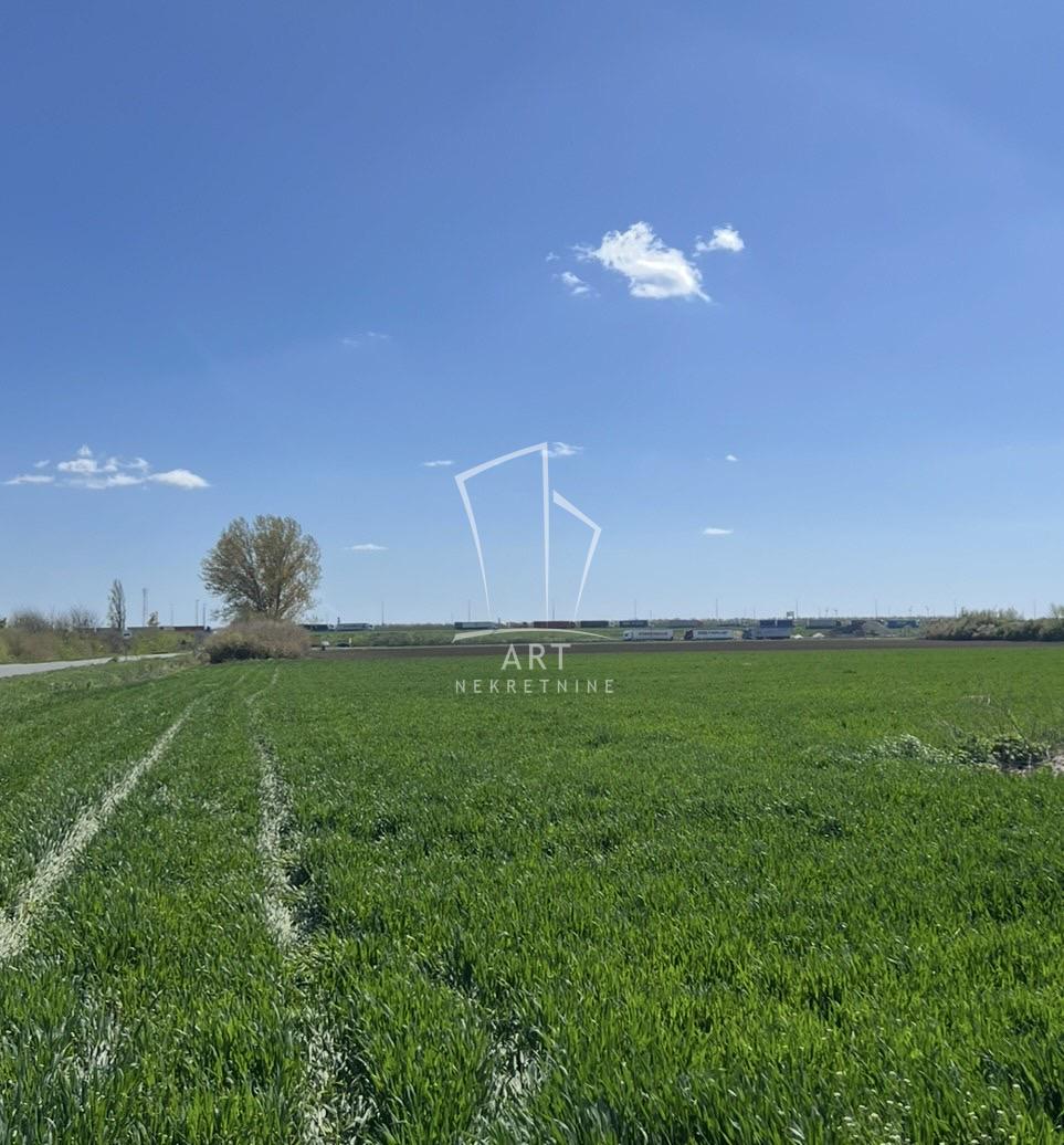Šid, zemljište 145.58ara ID#16761
436.400 €