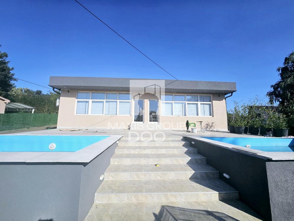 Kuća sa 2 stana i bazenima u Lisoviću ID#2039
235.000 €