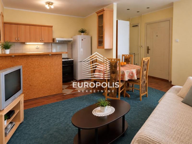 Trosoban stan, 70 m² – Voždovac, kod Super Vera ID#10615
185.000 €