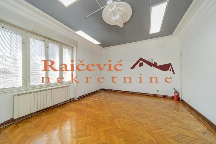 STARI GRAD CENTAR 150m2 , 2L ,2000e
