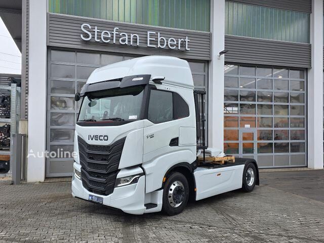 Novi IVECO AS440S58T/P, ADR Gefahrgut AT,EXII,EXIII,FL tegljač