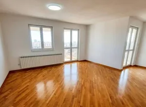 Izdavanje Stan - Beograd, Vračar: Hram Svetog Save - Neimar - Čubura