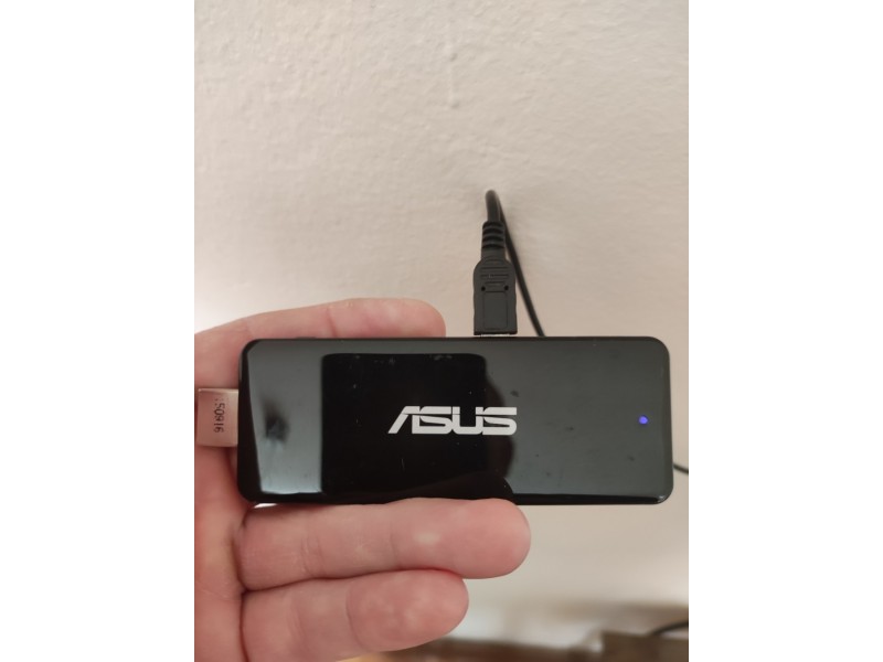 • ASUS VivoStick PC QM1 Džepni Računar za TV i Monito