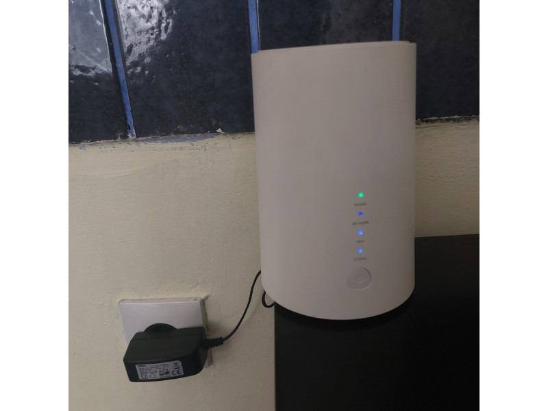 Alcatel HH72VM 4G LTE Wi-Fi ruter (SIM-FREE Proveren)