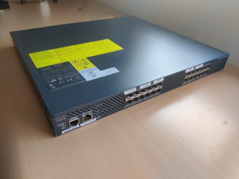 CISCO MDS 9124 Switch 2x300W napajanja