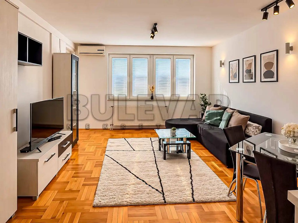 Jednoiposoban stan, Niš – Crveni Krst | Izdavanje · 45m² · 450€