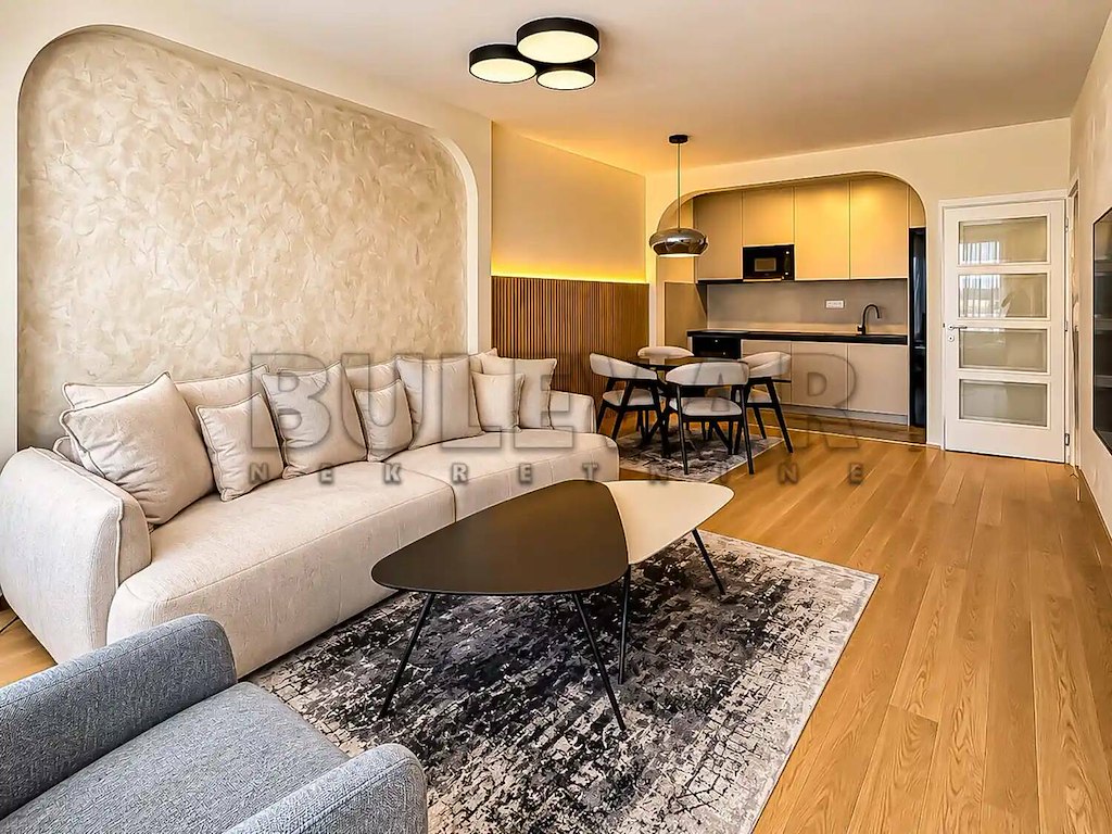 Jednoiposoban stan, Niš – Pravni fakultet | Izdavanje · 53m² · 600€