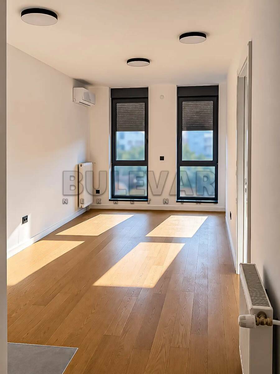Poslovni prostor / Lokal, Niš – Dom zdravlja | Izdavanje · 39m² · 400€