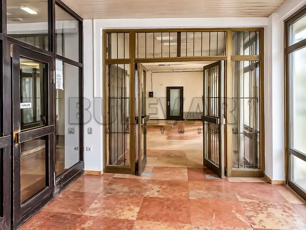 Poslovni prostor / Lokal, Niš – Naselje Nikola Tesla | Izdavanje · 620m² · 427.000€