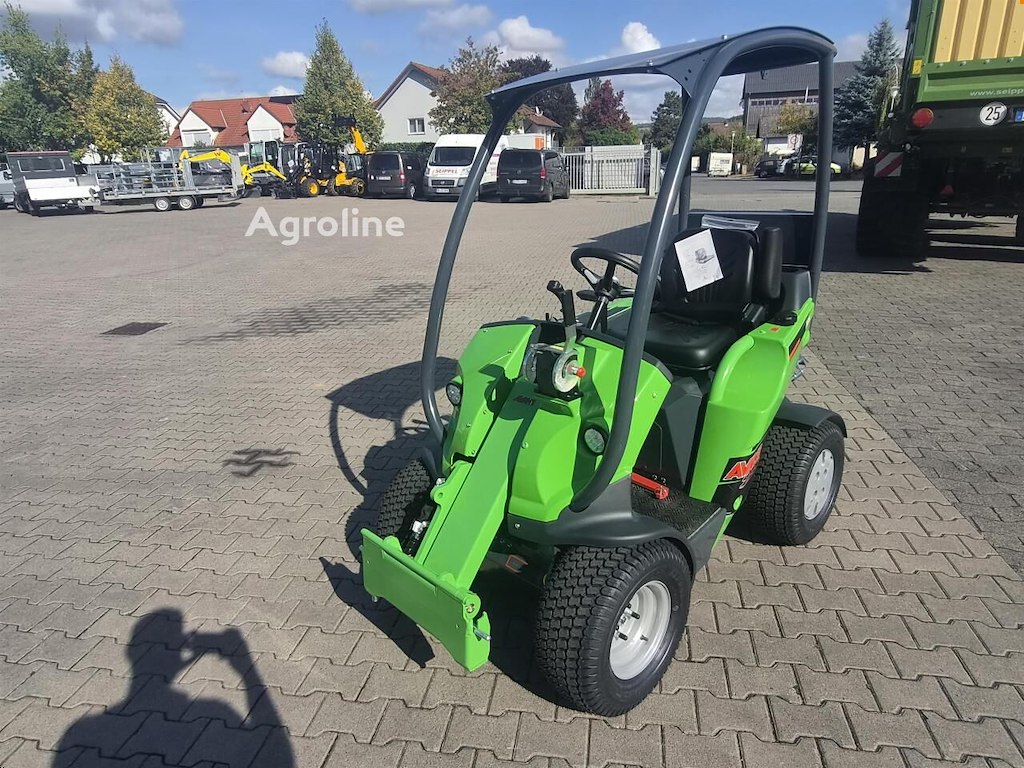 Novi Avant 225-3 traktor točkaš
