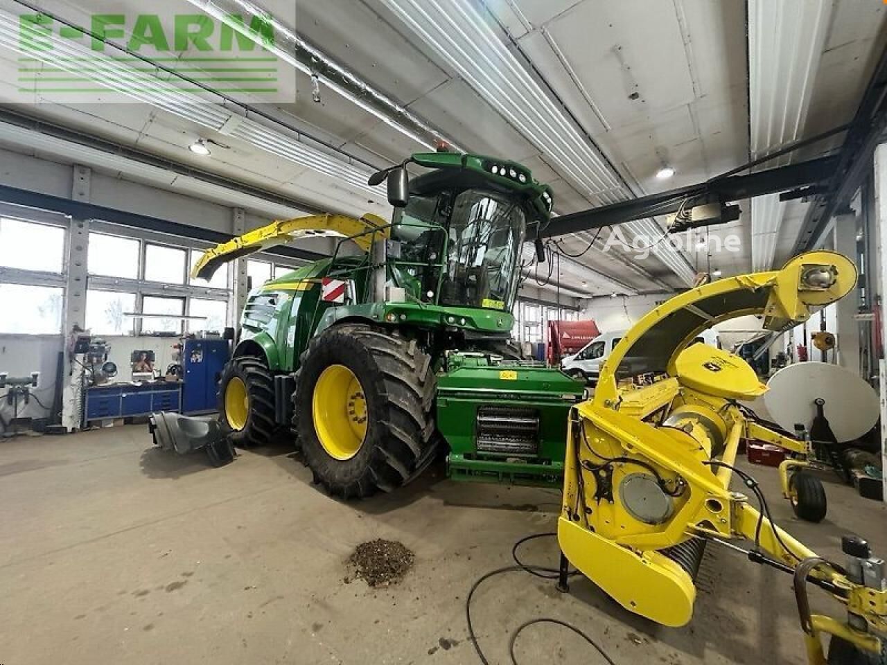 John Deere 8500 krmni kombajn