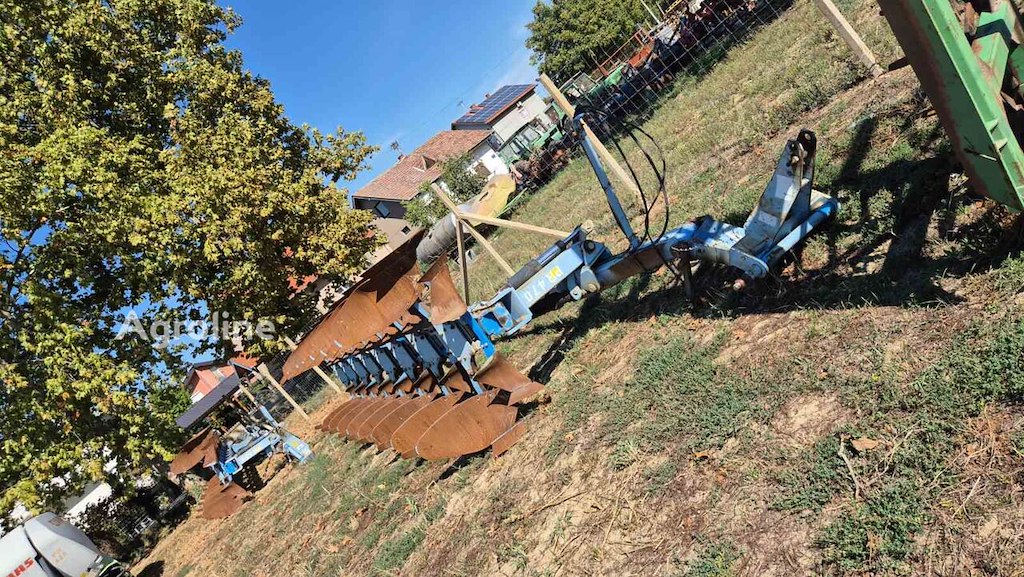 Lemken Plug polunošeni Lemken reverzibilni plug