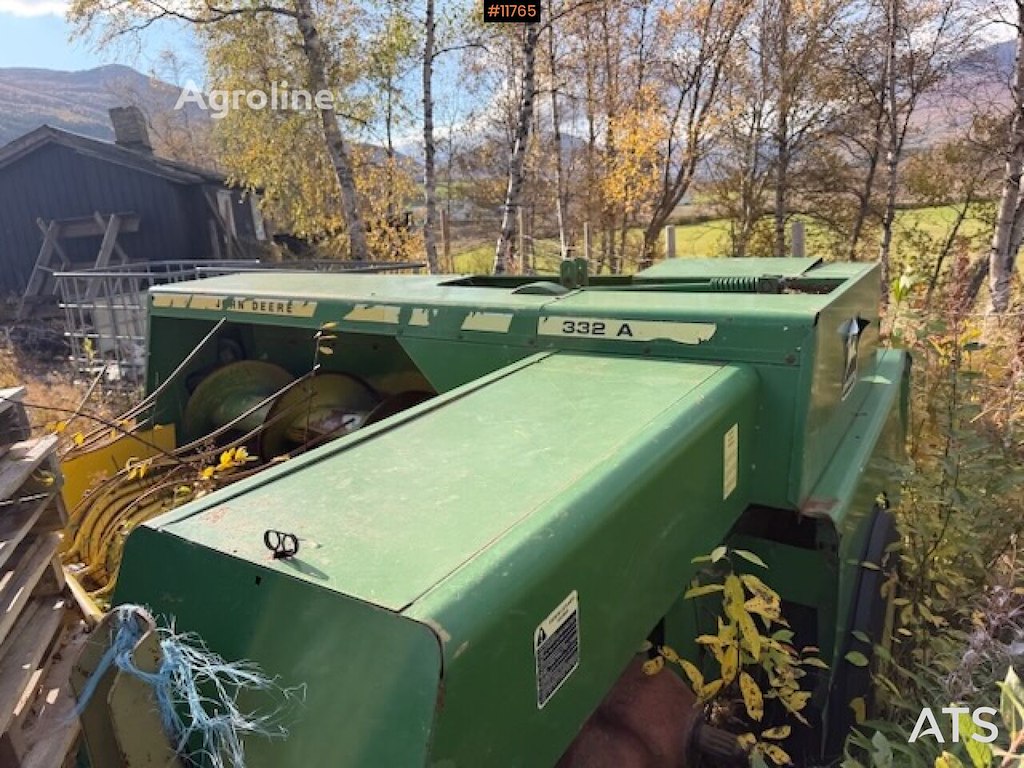 John Deere 332 A balirka za četvrtaste bale