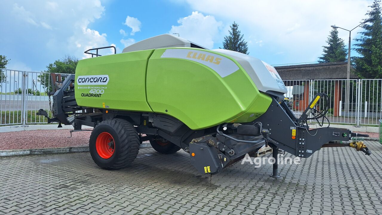 Claas Quadrant 4200 balirka za četvrtaste bale
