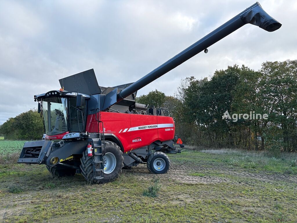 Prodaje se Massey Ferguson 9380 AL DELTA, 30 ft PowerFlow header kombajn za žito na aukciji