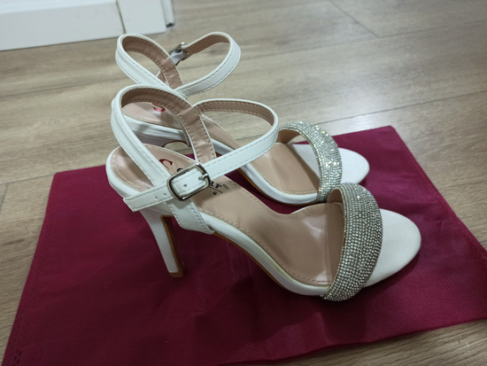 Nove sandale