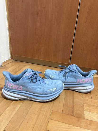 Hoka Clifton 9