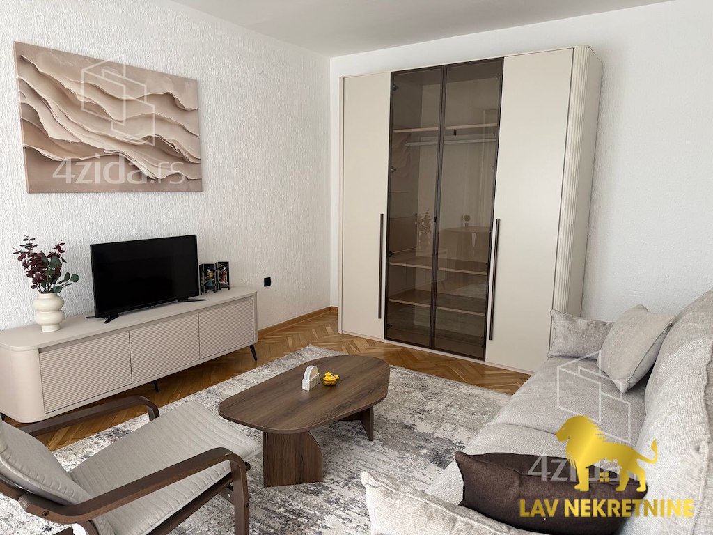Stan za izdavanje, Bulevar Oslobođenja, Novi Sad, 40m², 600 €/mes