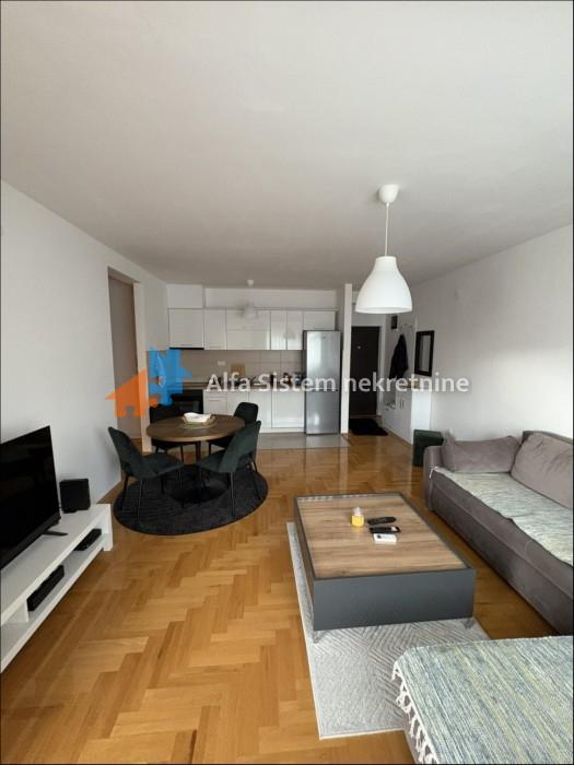 Dvosoban stan za izdavanje, Banjica, Beograd, 49m², 700 €/mes