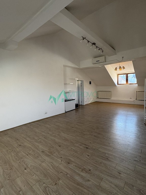 Dvosoban stan za izdavanje, Centar, Novi Sad, 39m², 600 €/mes