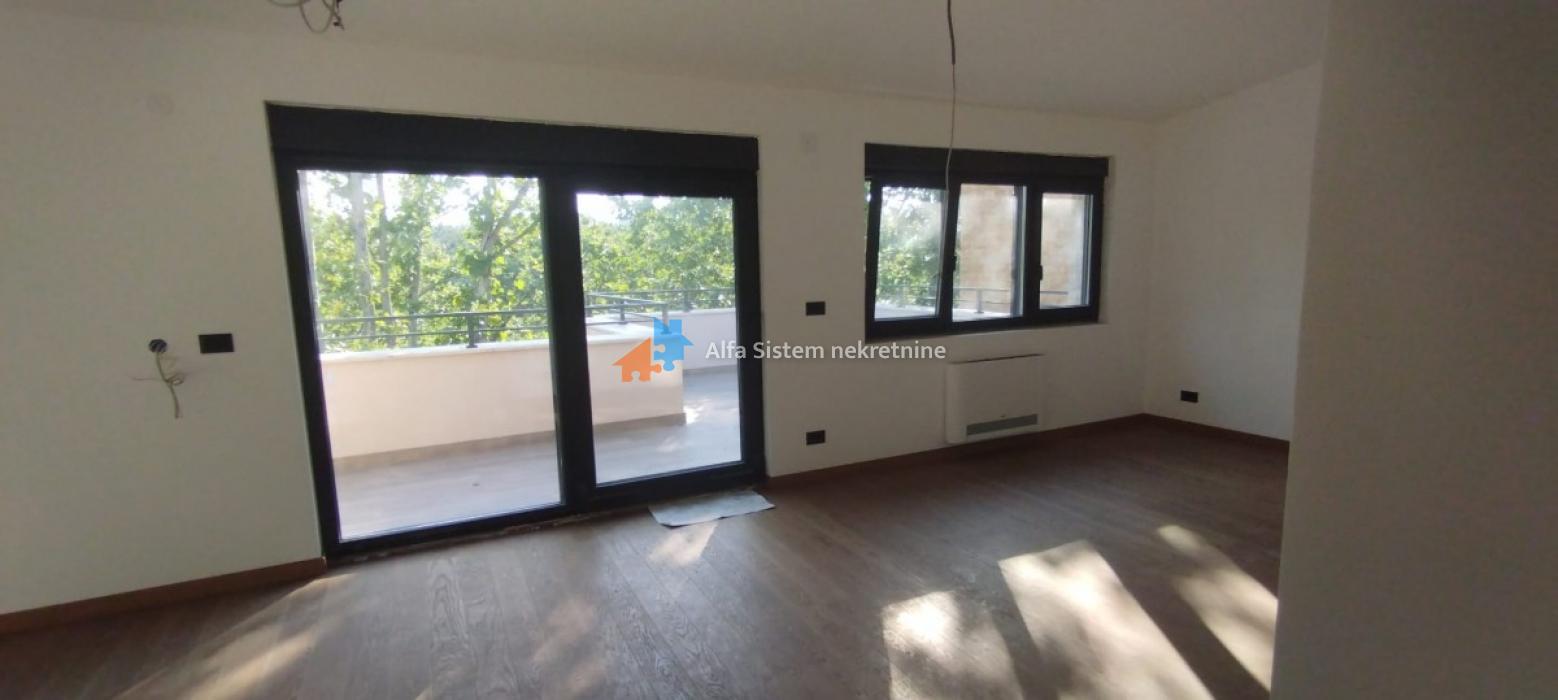 Trosoban stan za izdavanje, FON, Beograd, 80m², 1.500 €/mes