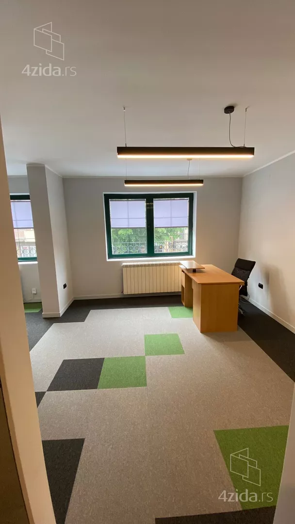 Lokal za izdavanje, FON, Beograd, 152m², 2.400 €/mes