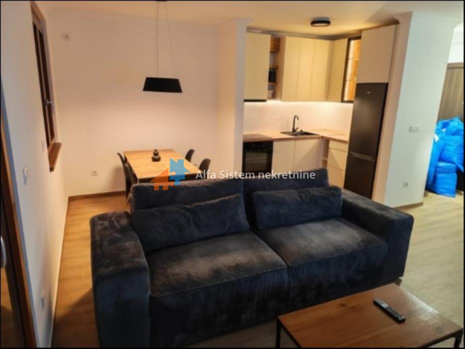 Trosoban stan za izdavanje, Autokomanda, Beograd, 77m², 1.100 €/mes