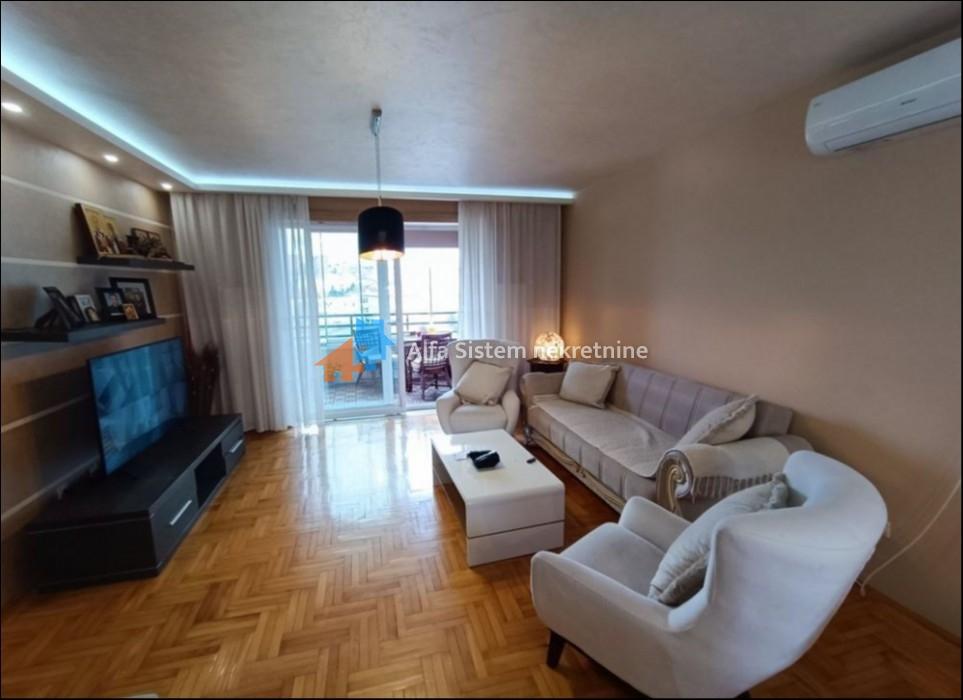 Četvorosoban stan za izdavanje, Denkova Bašta, Beograd, 100m², 1.000 €/mes