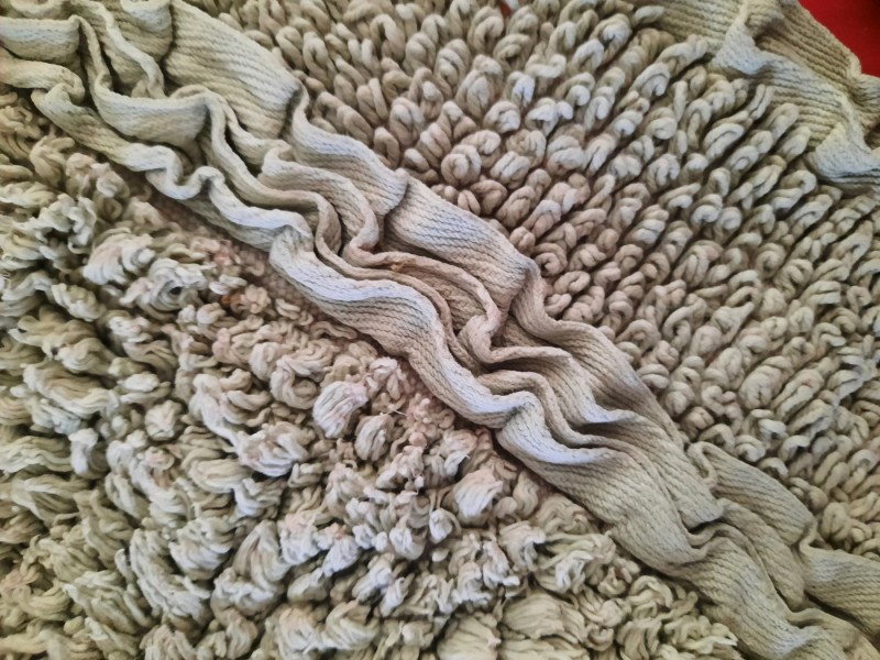 Prostirka za kupatilo,100%pamuk,rezedo i bež boja