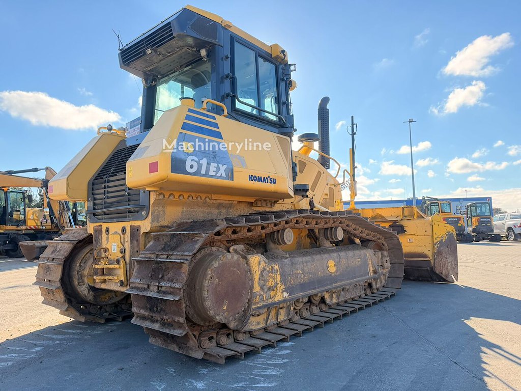 Komatsu D61 buldožer