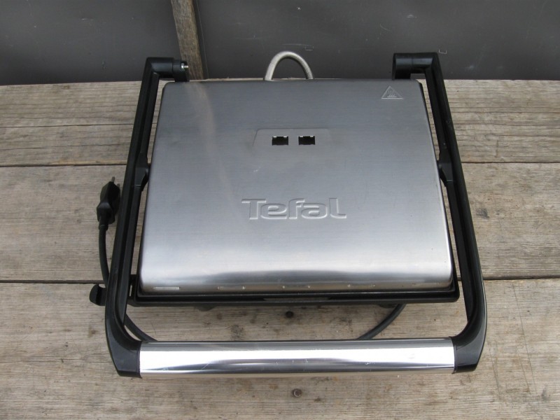 TEFAL GC241D pekac -citaj opis