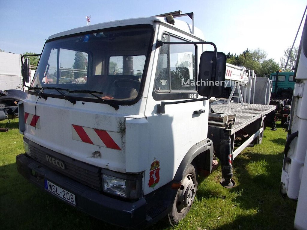 IVECO 79-12 auto dizalica s korpom