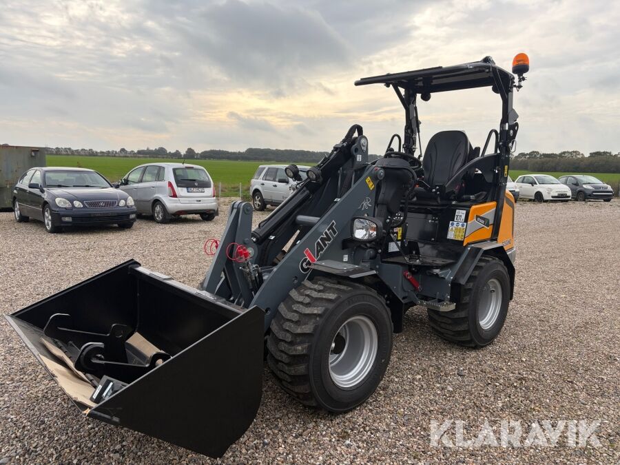 Prodaje se Giant G2500HD multifunkcionalni utovarivač na aukciji