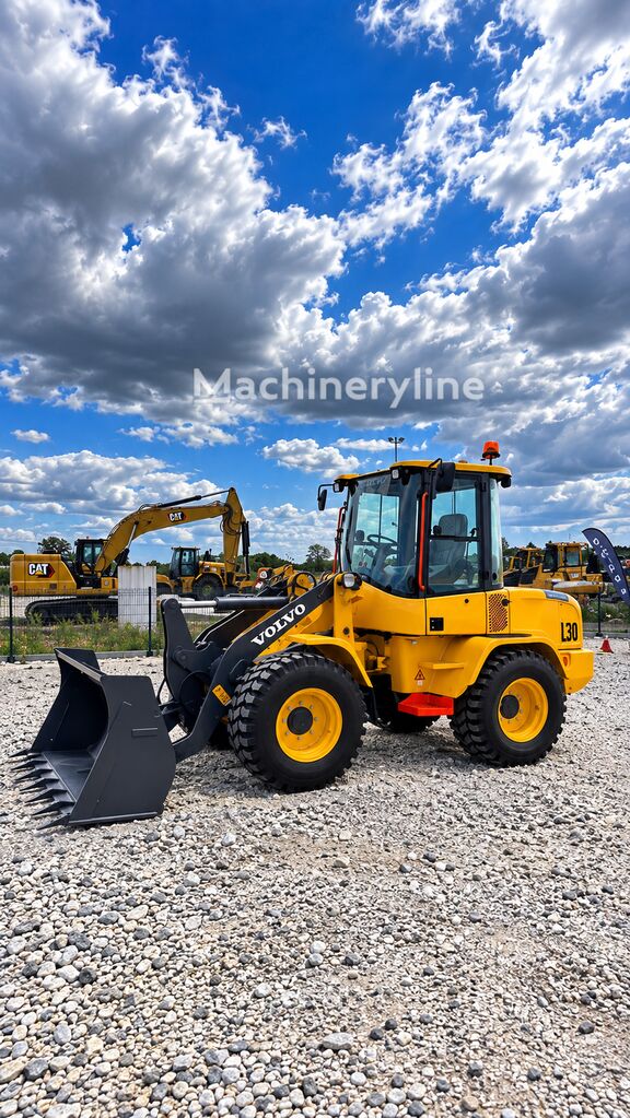 Novi Volvo L30 prednji utovarivač